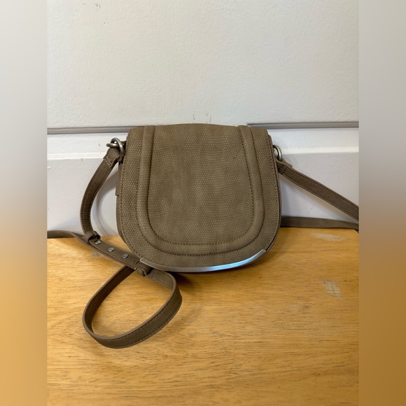 BCBGeneration | Bags | Bcbgeneration Faux Leather Crossbody Purse ...